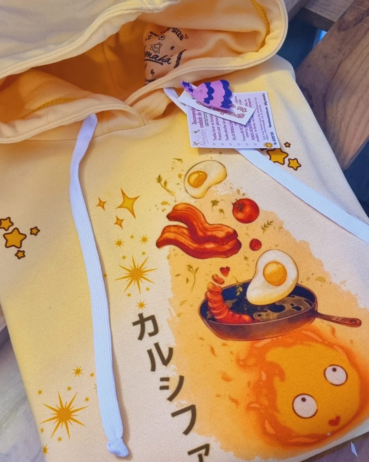 Buzo HOODIE CALCIFER CASTILLO VAGABUNDO - Namahá Camisetas